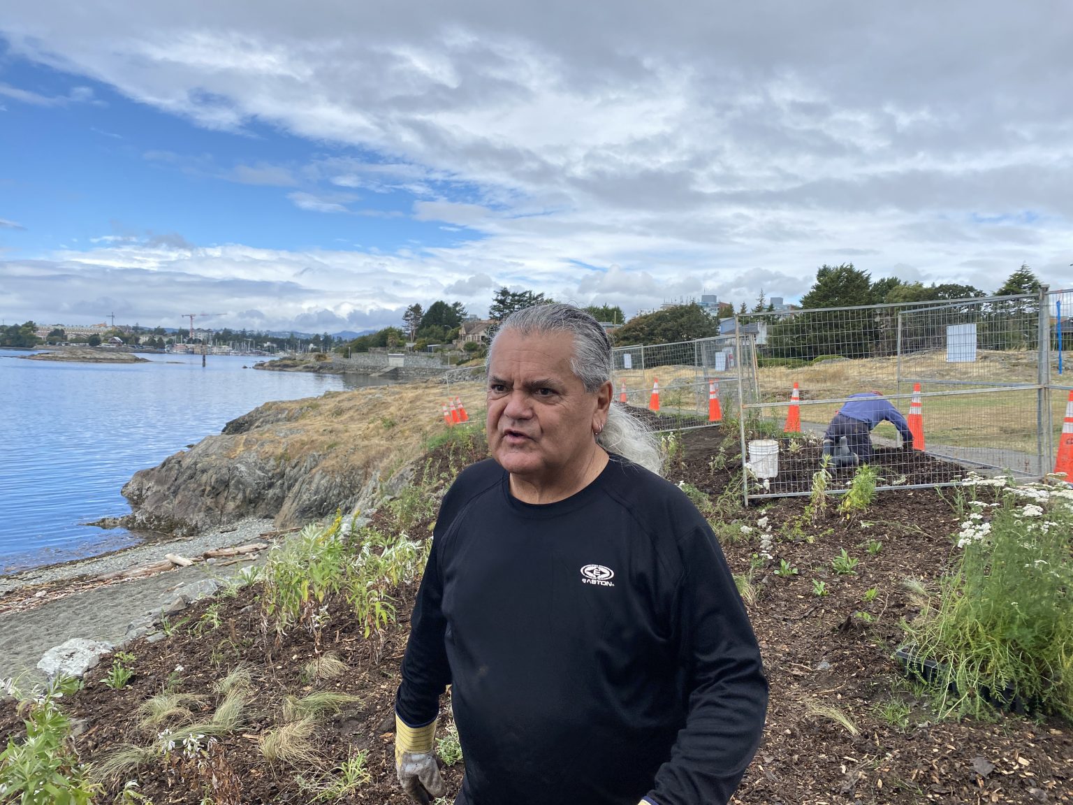 Songhees Walkway Pocket Beach Restoration - Peninsula Streams Society